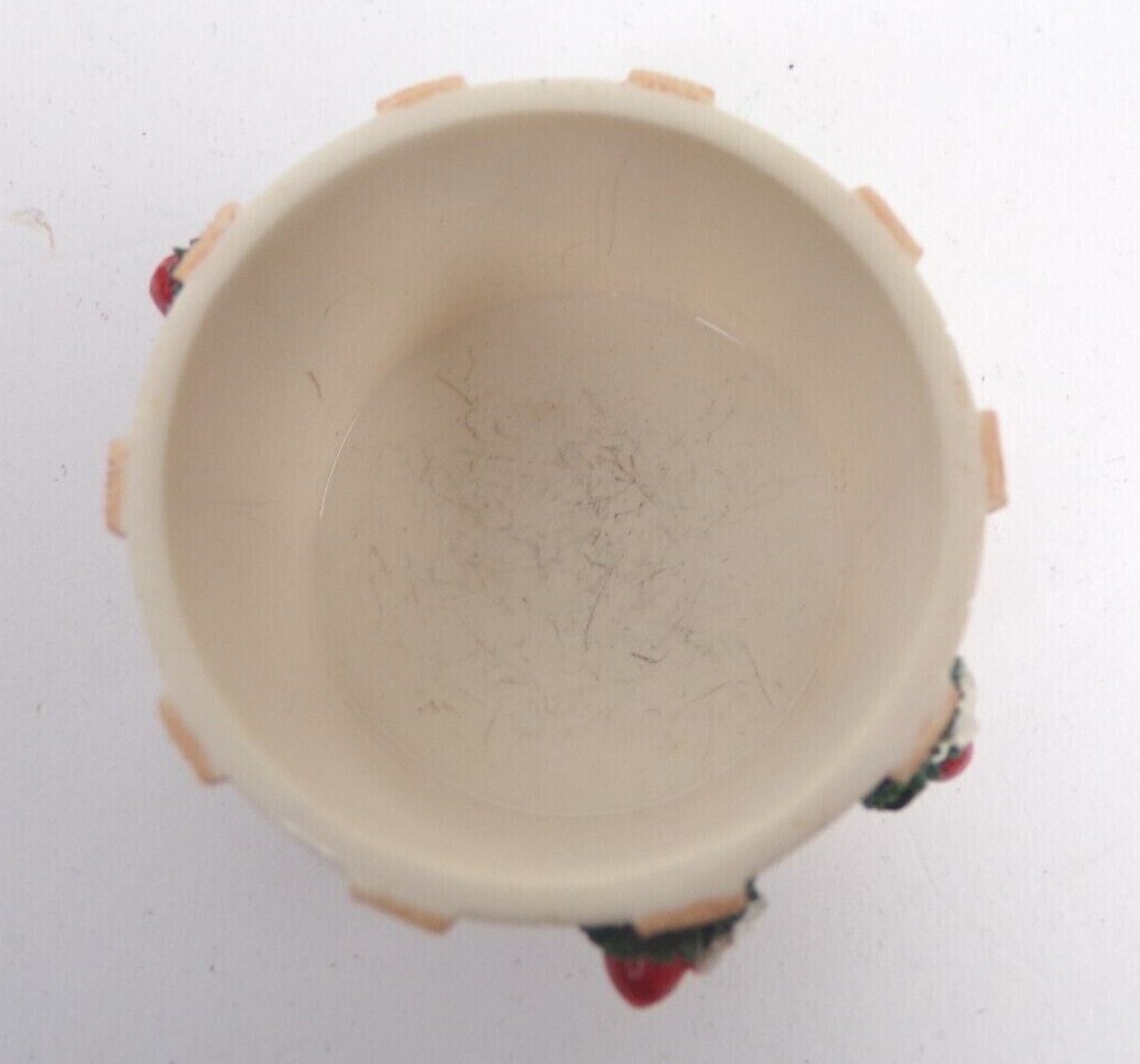 Willow Hall Erica DH06 Hat Trinket Box Flowers Strawberries Round ...