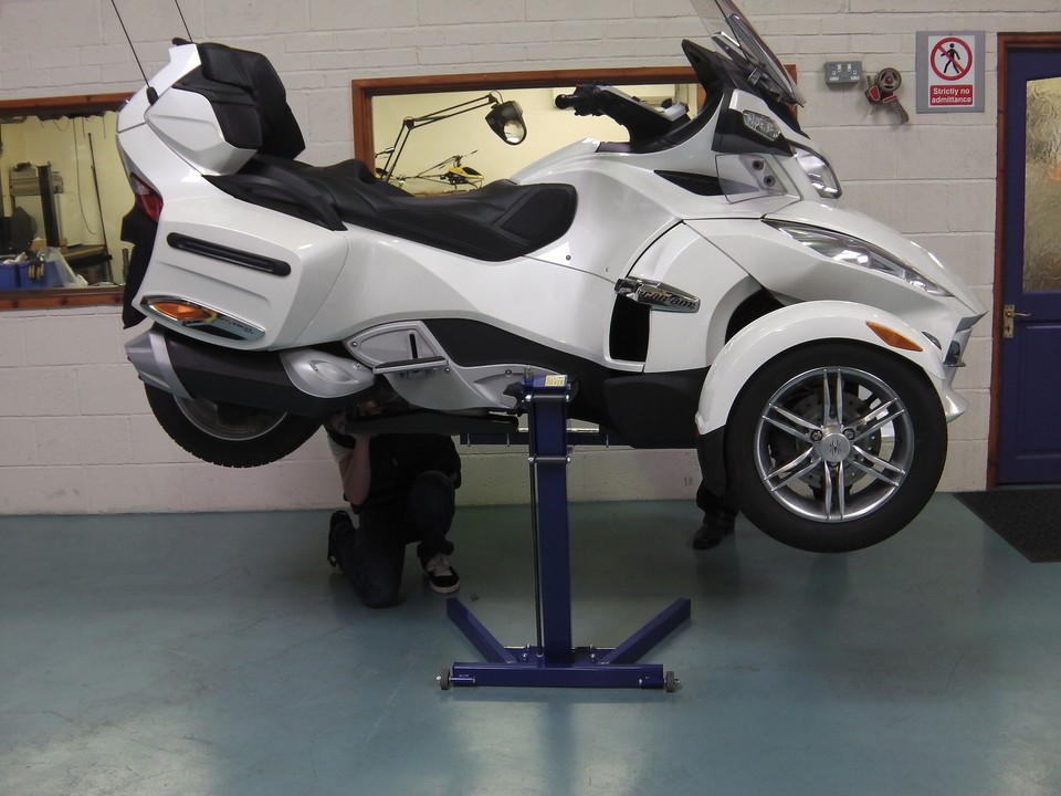 EazyRizer Big Blue Motorcycle lift, Harley Davidson Lift - All ...