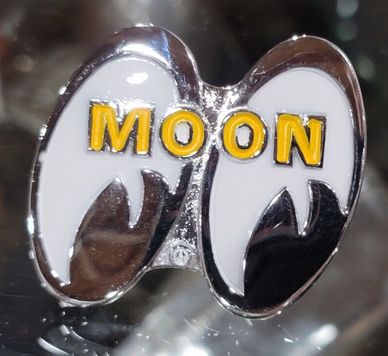 Custom MOONEYES Die-Cast Chrome Grill Emblem Fender Dash Badge Hot Rod ...