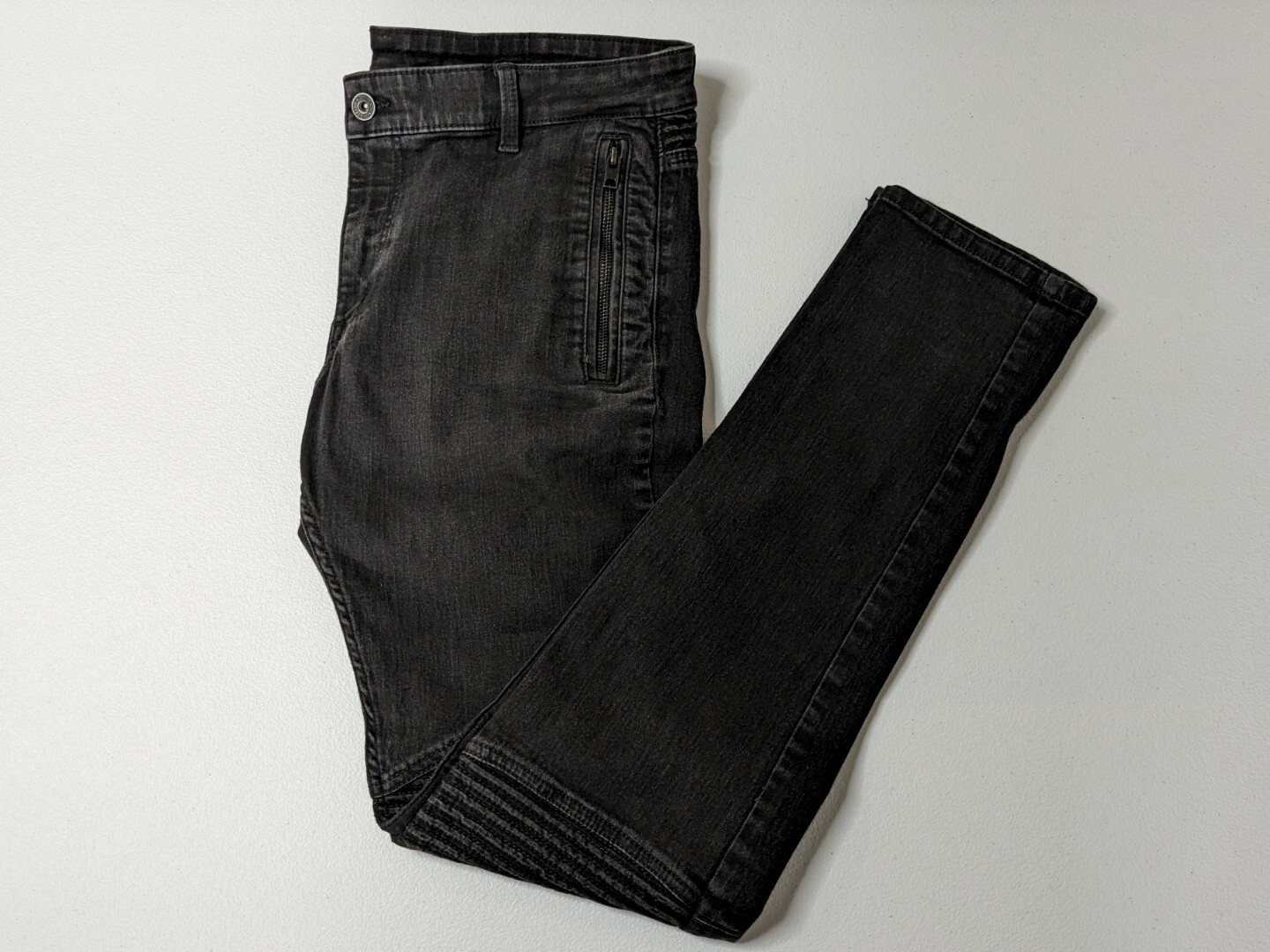 Divided Jeans Men's Size 34 Black Denim Straight | eBay