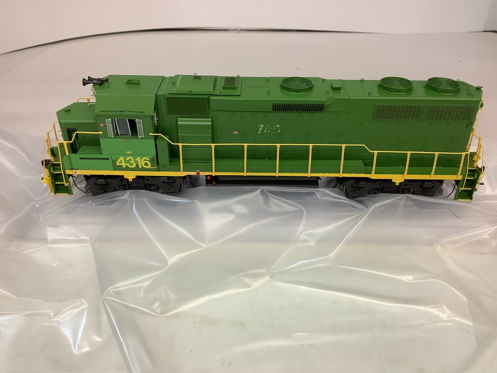 Athearn Genesis #G65538 HO scale “CSX (Ex-RDG) DCC & Sound READY GP39 ...