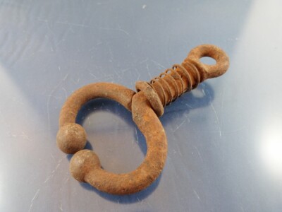 VINTAGE Cast Iron PAIL LIFTING closeable HOOK unbranded | eBay