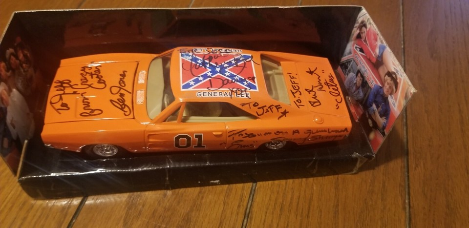 1:25 Autographed General Lee | eBay