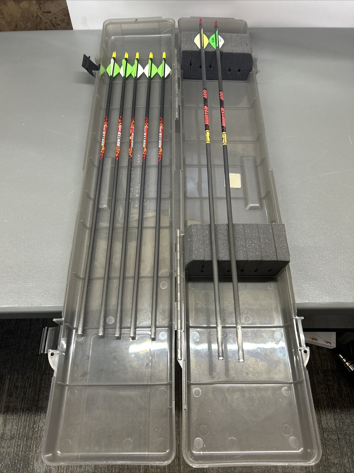 7 Arrow With Easton 36” Case: 2 Hunter 400 Gold Tip & 5 Hunter Junior ...