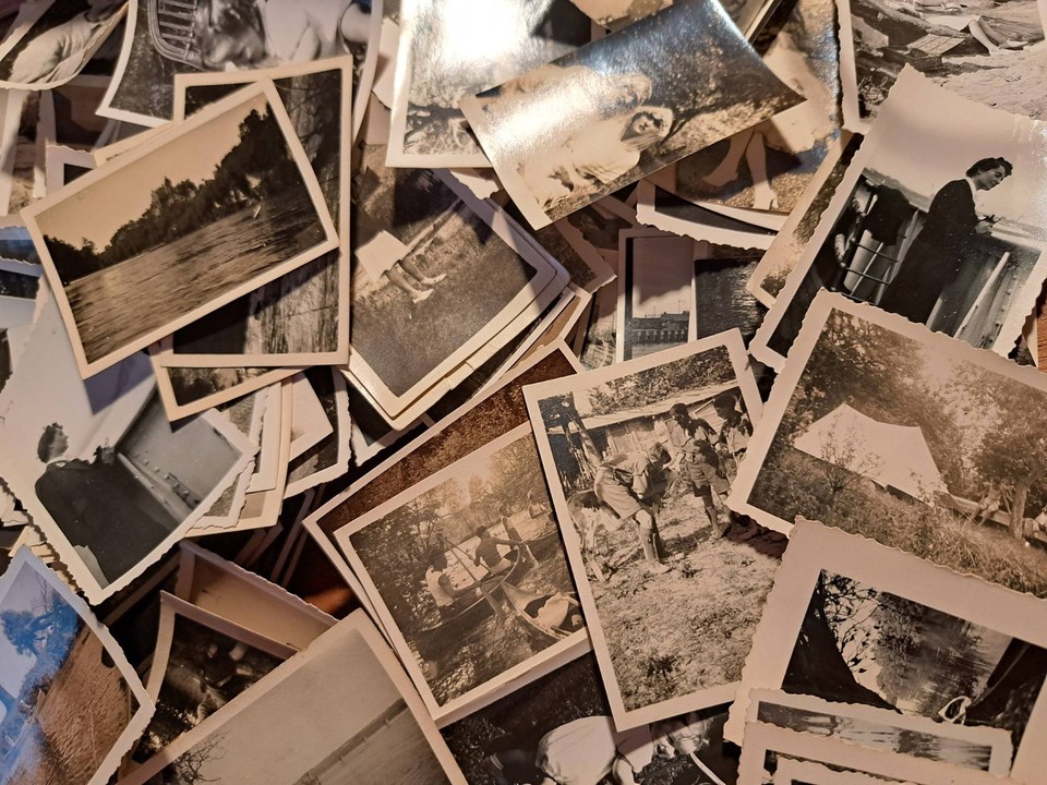 Collection of 400+ Small Vintage Snapshot Photographs And Negatives ...
