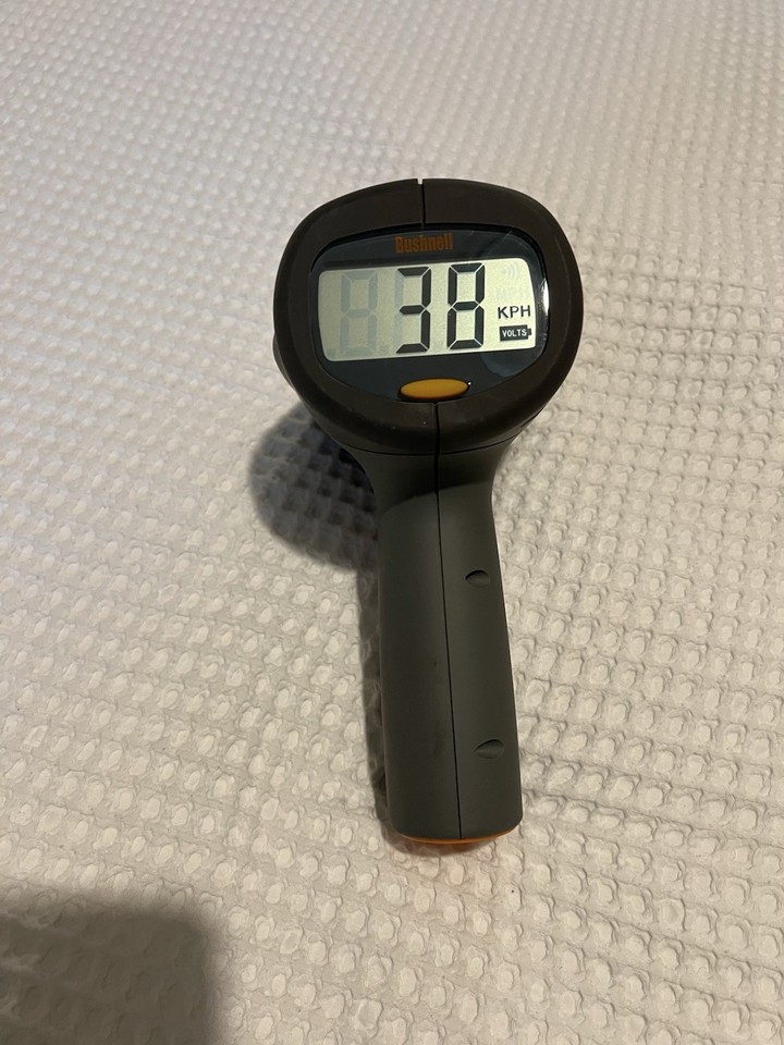 Bushnell Velocity Speed Gun Radar Measures MPH + KPH, very good ...