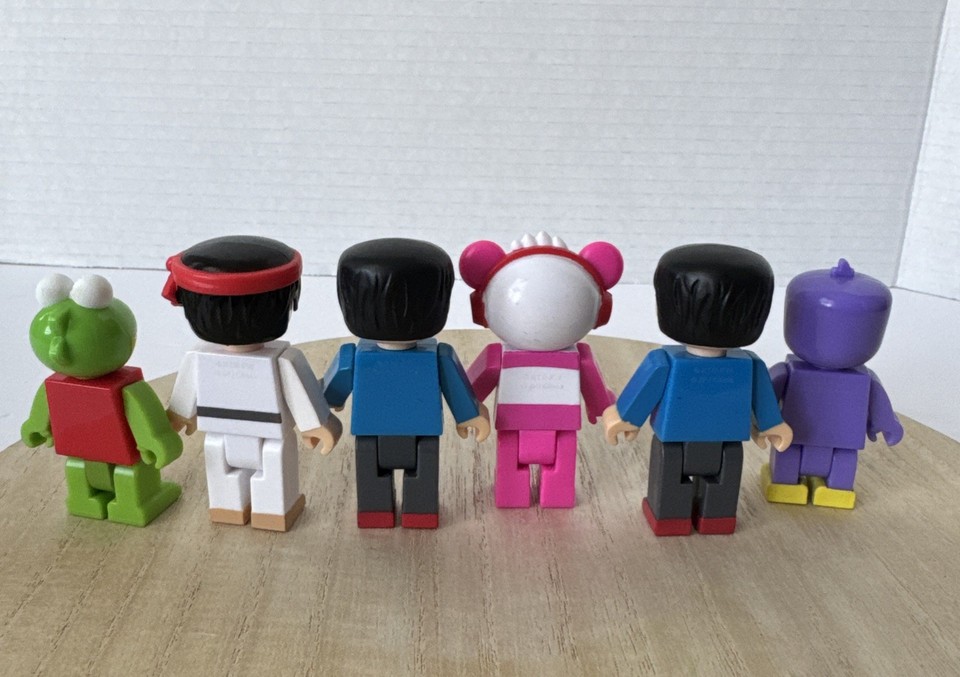 Ryans World 6 Mini Figures: Karate Ryan, Gus, Peck, Pink Heart Eyes ...