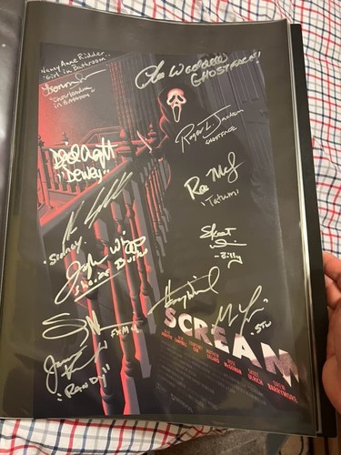 Scream 11x17 Movie Poster Cast signed by 14! | eBay
