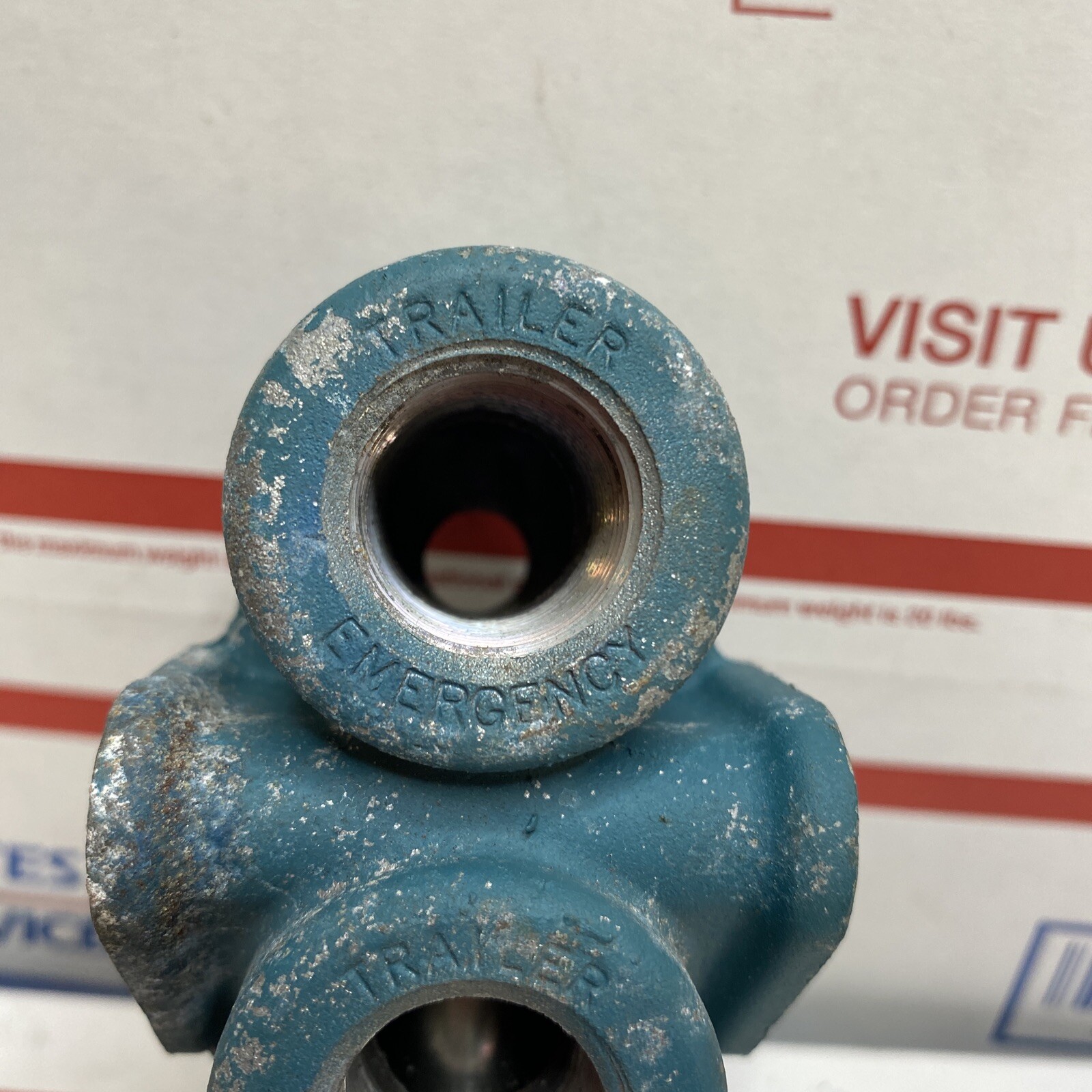 Bendix T-243850-E Tractor Valve T243850E | Aftermarket