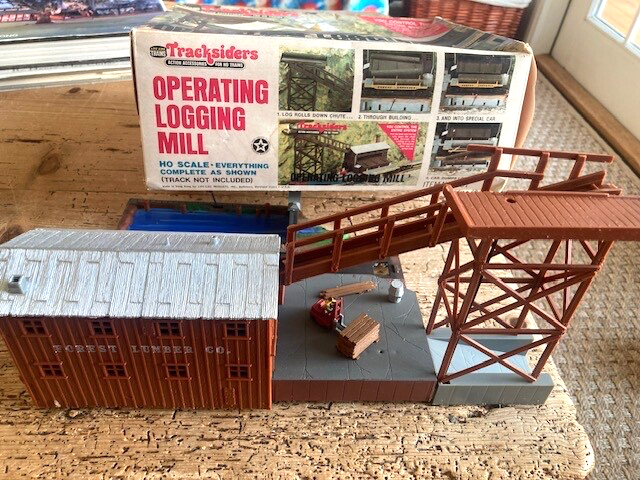LIFE-LIKE TRAINS OPERATING LOGGING MILL-HO SCALE-TRACKSIDERS-IN BOX-AS ...