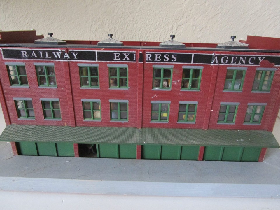 HO 1/87 Built Weathered Railway Express Agency REA BUILDING W/ Interior ...