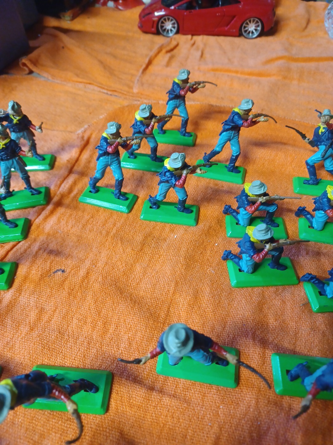 britain-ltd-soldiers-toys-set-of-47-pieces-vintage-1971-collectible