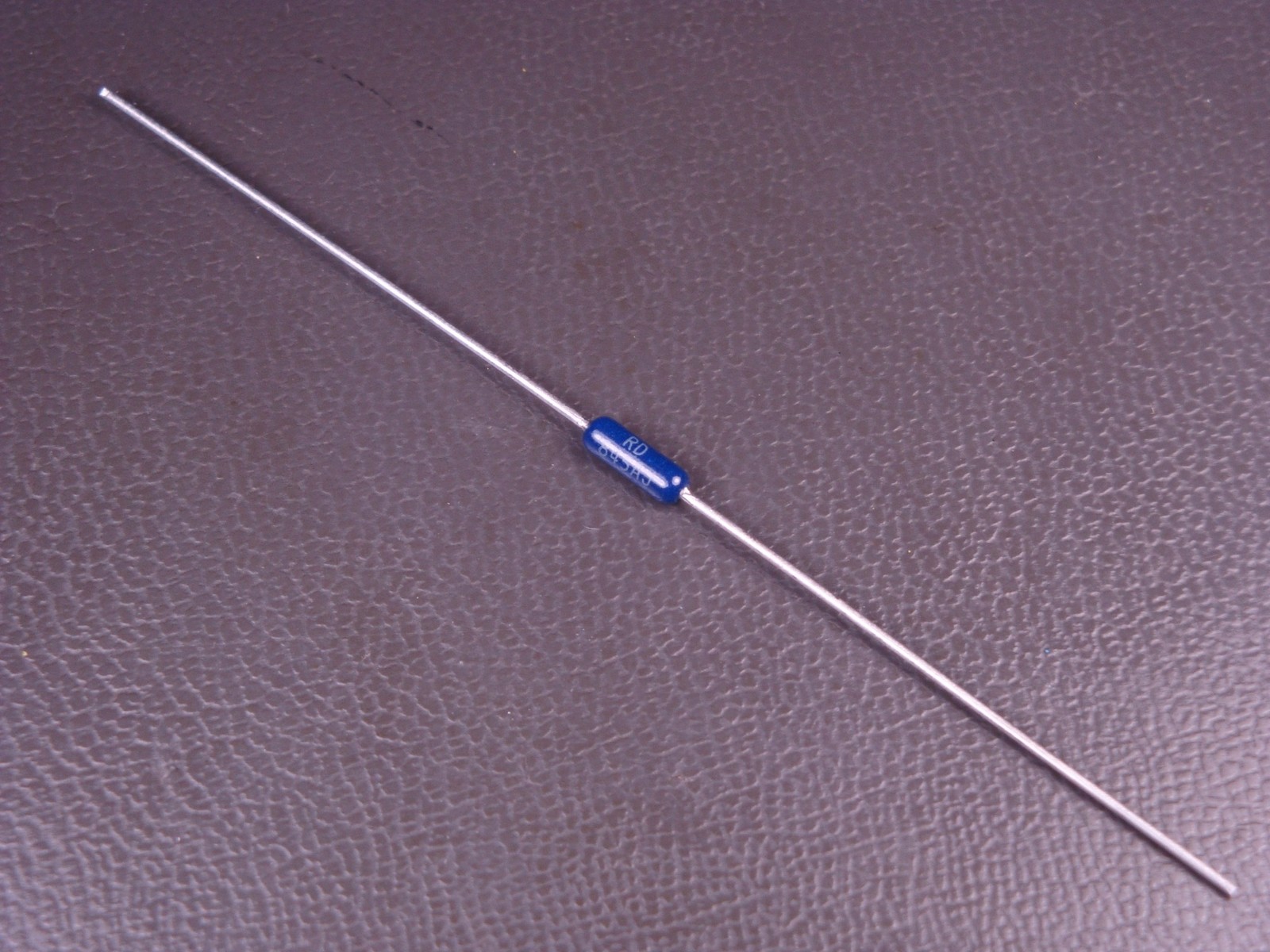 Lot of 3 RLR07C7501GR Vishay Metal Film Resistor 7.5k Ohm 2% 250mW 1/4W ...