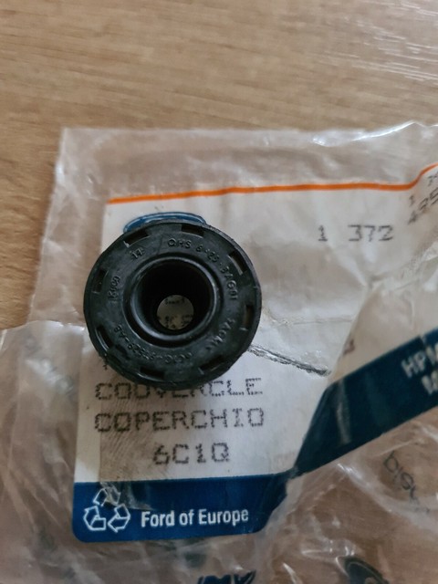 Genuine Ford Cylinder Head Cover Mounting Seal 1372495 for sale online ...