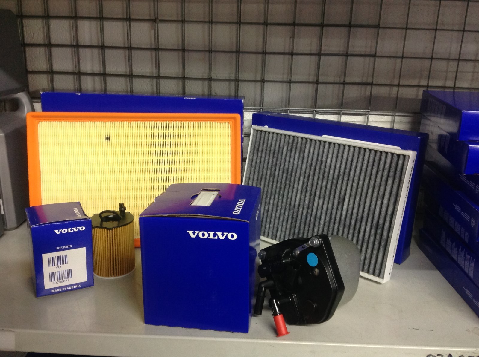 Genuine Volvo Service Kit Oil/Air/Fuel/Pollen Filters S60/V60/V40 1.6 ...