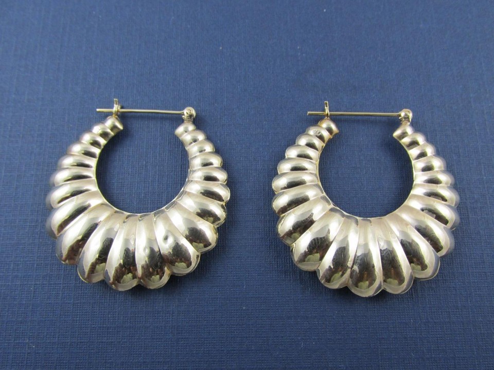 14k Solid Yellow Gold Classic Scalloped Design Earrings Snap Bar ...