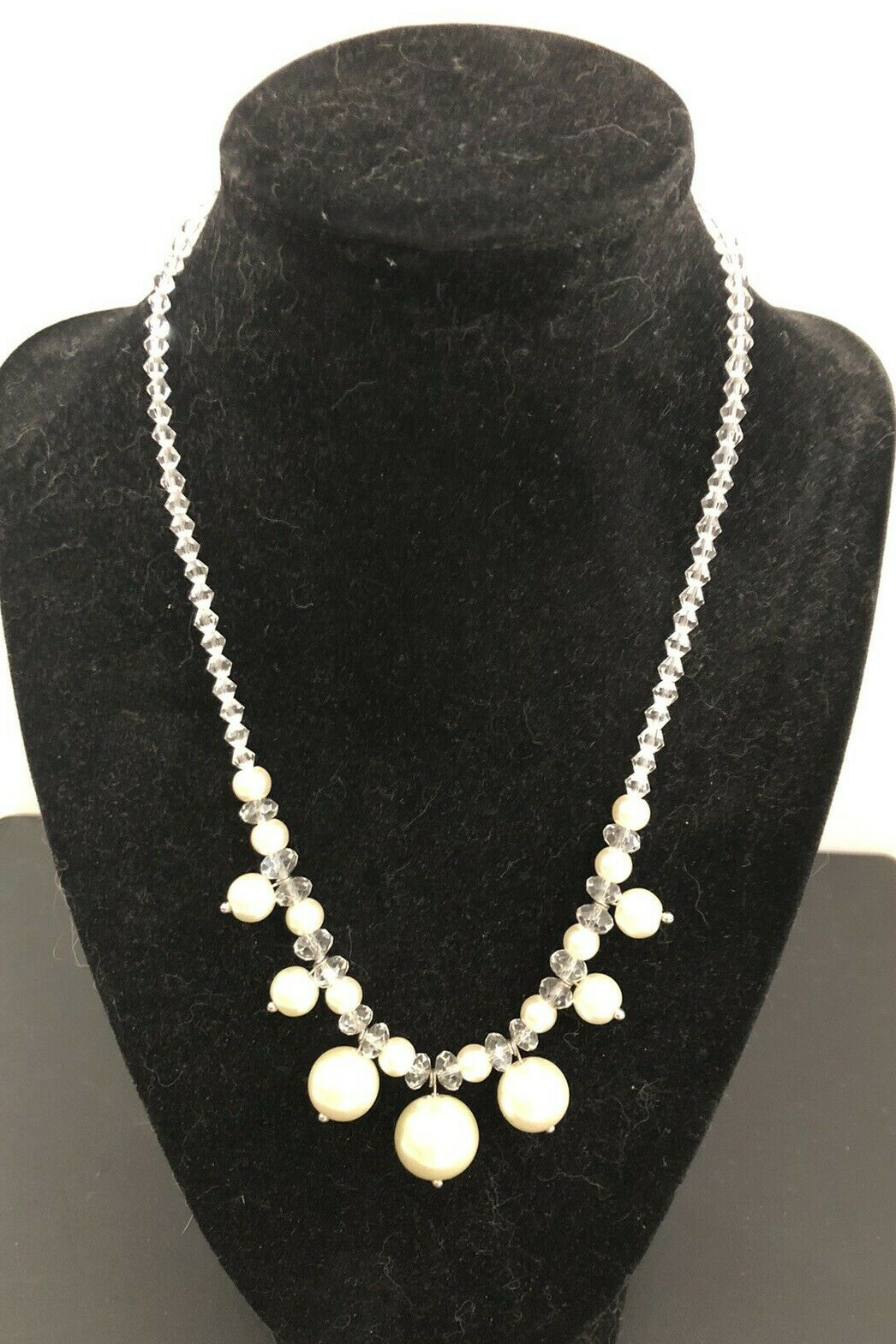 Vintage Signed LAILA ROWE Delicate Crystal and Faux P… - Gem