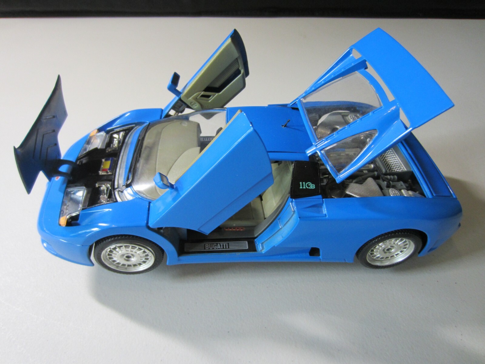 Burago Bugatti 11GB 1991 1:18 Blue Diecast Car Vehicle | eBay