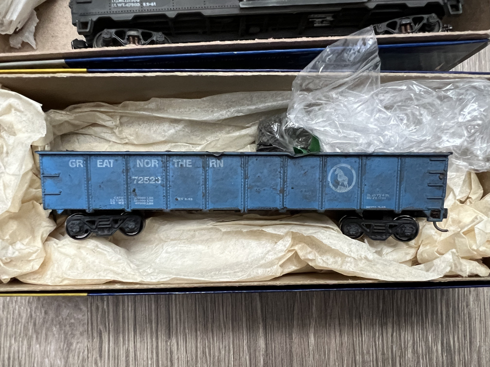 Roundhouse Athearn Lot of 3 Great Northern cars, including custom gray ...