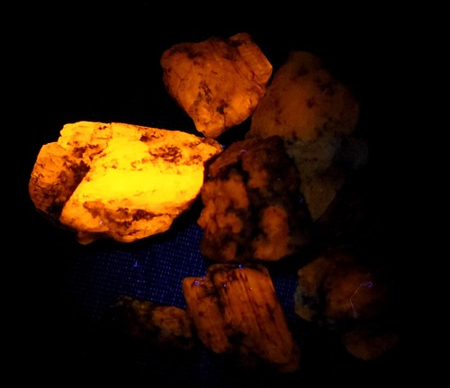 72 Carat Fluorescent Wernerite Scapolite Huge Crystal From Afghanistan ...