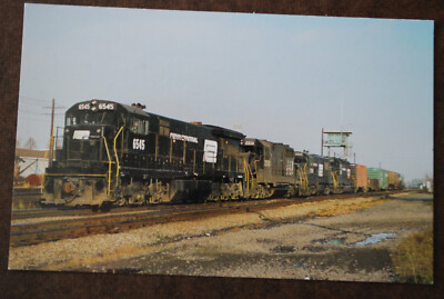 PENN CENTRAL FREIGHT U-33C NO.6545 GP-35 U-25B GP-40 LOCOMOTIVE TRAIN ...