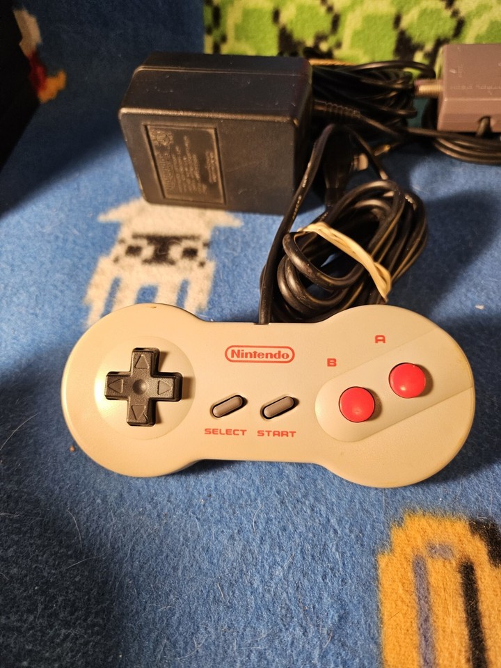 Nes Top Loader Bundle ***System, Dog Bone Controller, Manuals, 9 Games ...