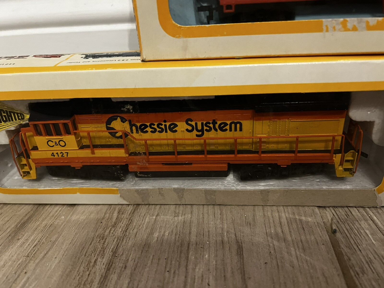 Bachmann HO Chessie System 4127 Model Train Diesel Loco Train Set With ...