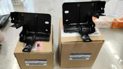 Nissan Genuine 26040-85F00 26090-85F00 Head Lamp Bracket RH & LH S15 ...