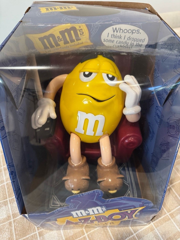 Vintage M&M's Yellow Lazy Boy Chair Recliner Candy Dispenser 1999 MM301 ...