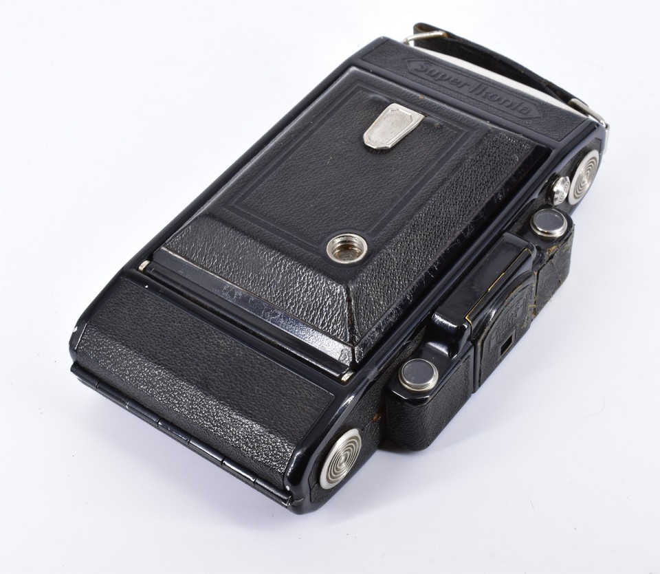 TWO Zeiss Ikon Super Ikontas. 531 (A) and 530/2 (C) folding rangefinder ...