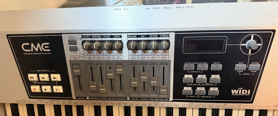 CME-UF80 88 key hammer action midi controller keyboard - light use ...