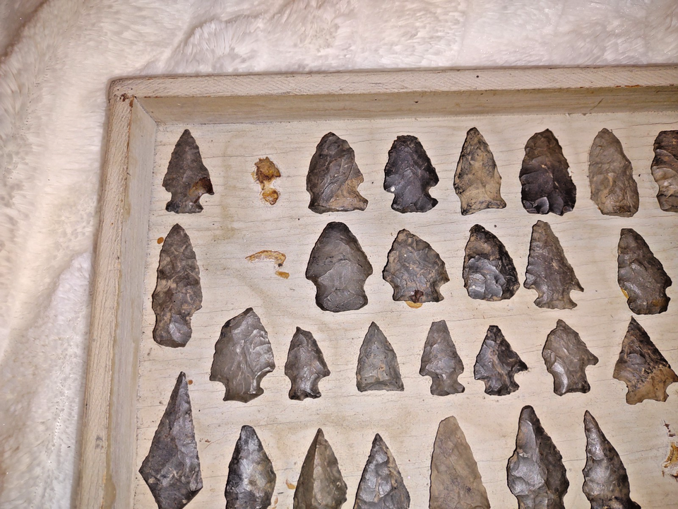 Lot Of 88 Authentic Ancient Native American Arrowheads Point Lot + Wood ...