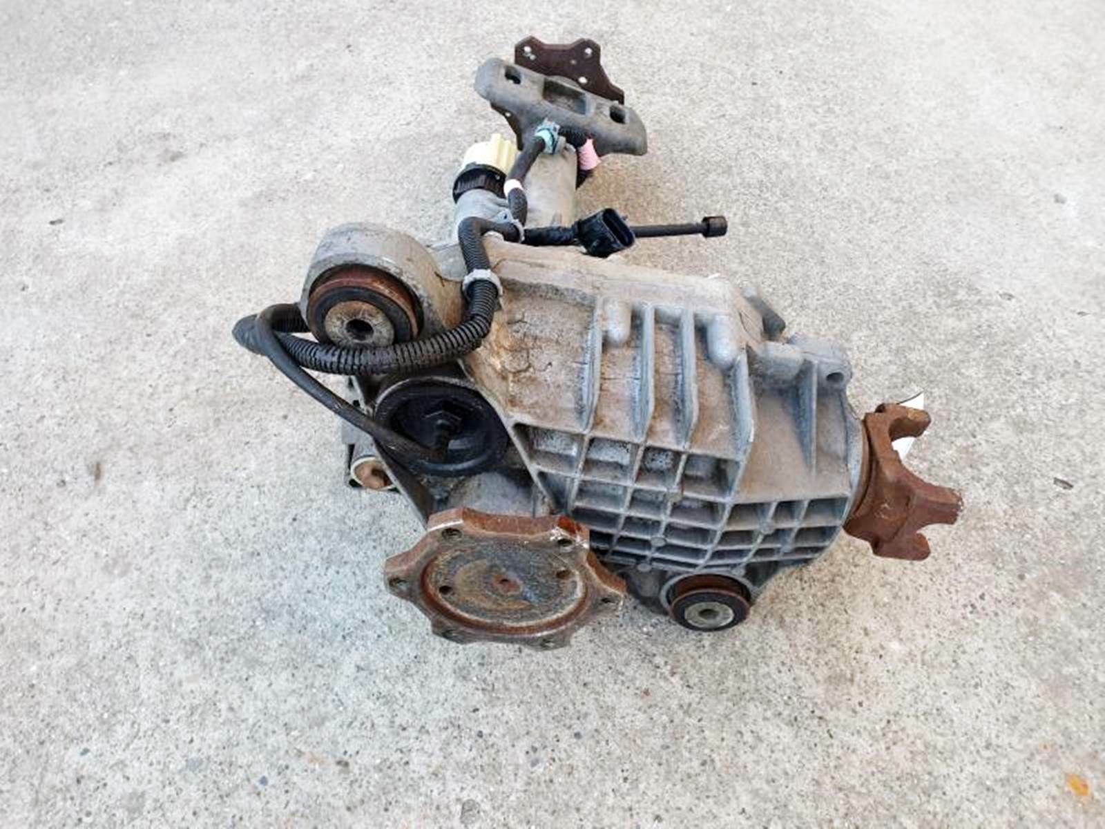 1999-2007 GMC Sierra 1500 Front Axle Differential Carrier 3.73 Ratio | eBay
