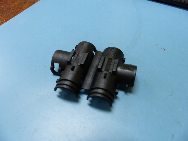 SCHLEMMER 9806138 Qty of 20 per Lot T-MANIFOLDS (BLACK) | eBay