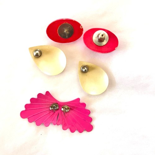 Earrings Bundle 3 Pairs 80's Barbie Pink Shell and Pearl Colored Studs ...