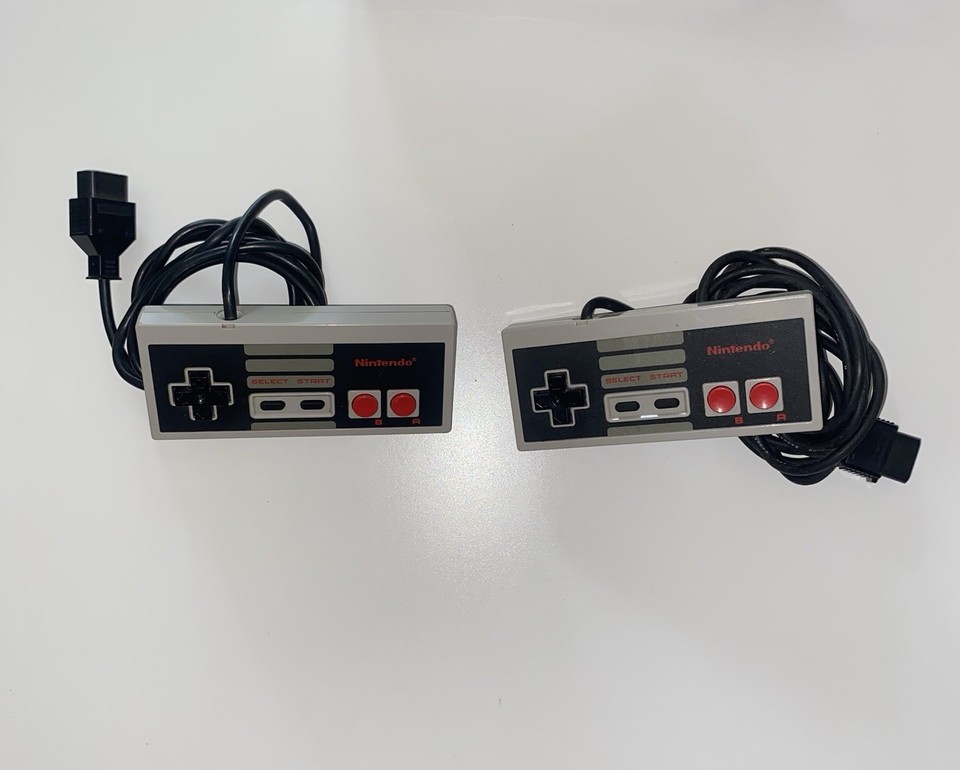 Nintendo Entertainment System NES Console w/ 2 Controllers/Cords/Games ...