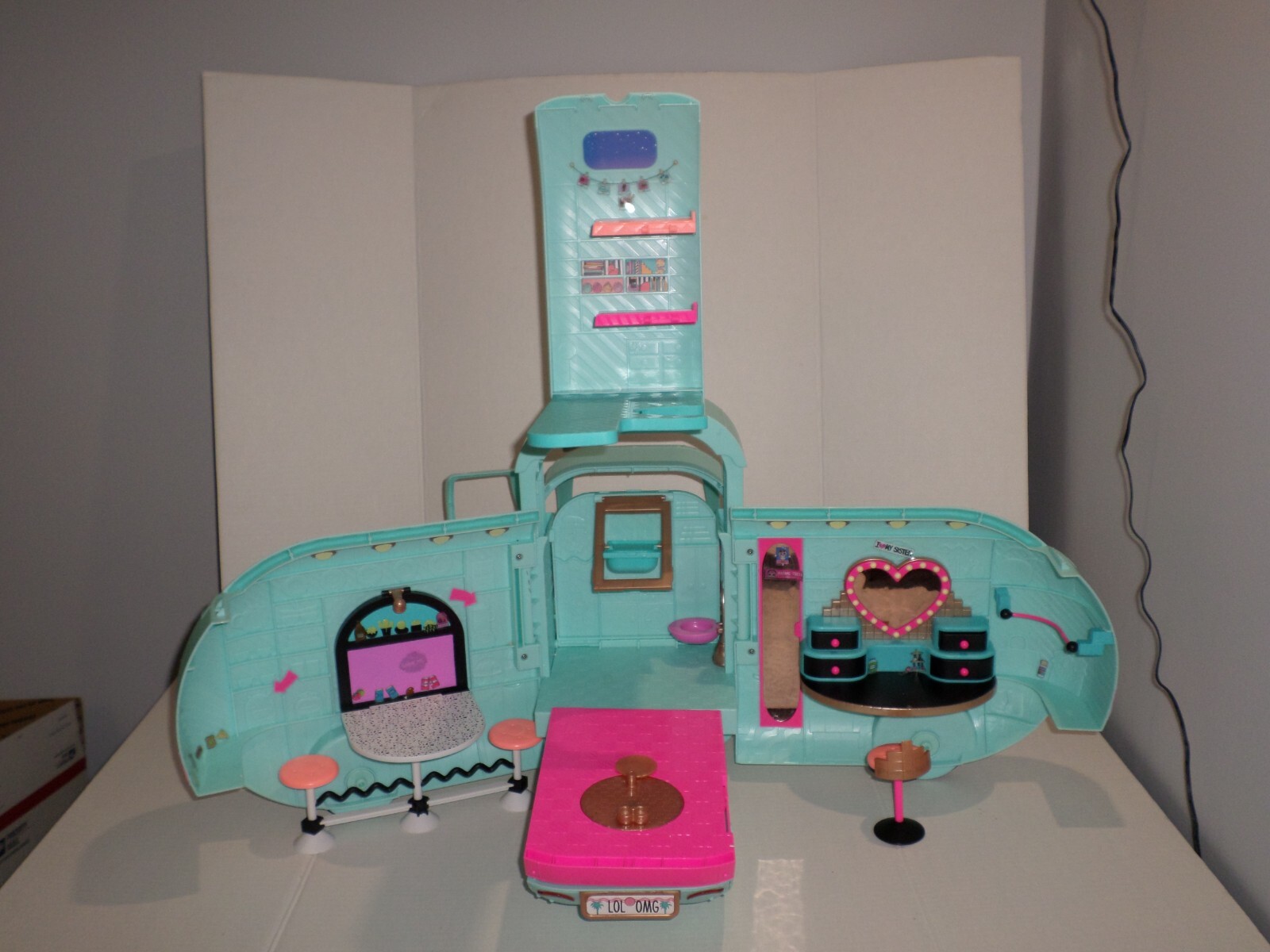 LOL Surprise OMG 2 IN 1 GLAMPER Playset RV Camper Van House MGA ...