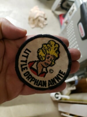 1972 KFS THREE FISH LITTLE ORPHAN ANNIE 3" ROUND PATCH | eBay