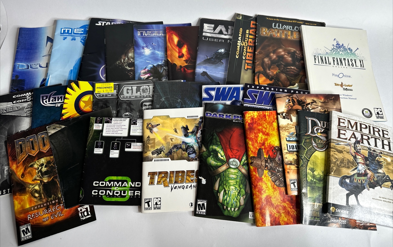 Vtg Big LOT Of PC Games Manuals 27 Etc Command & Conquer Doom Star Wars ...
