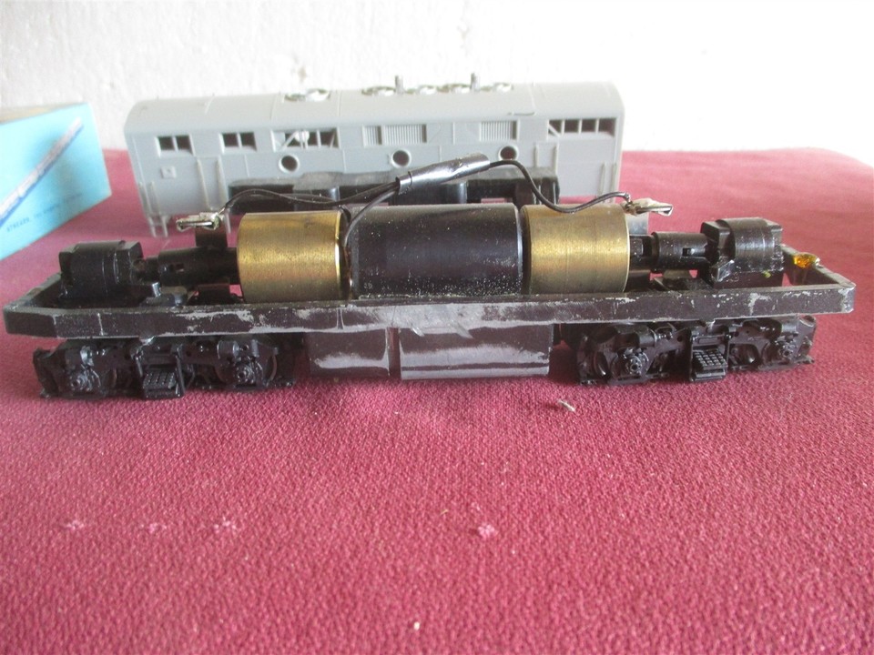 Highliners HO Undecorated Grey F7B Diesel Train Engine Railroad Spring ...