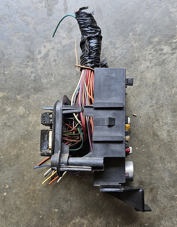 89-94 1989 CHEVROLET S10 S15 BLAZER JIMMY UNDER DASH CABIN FUSE BOX ...