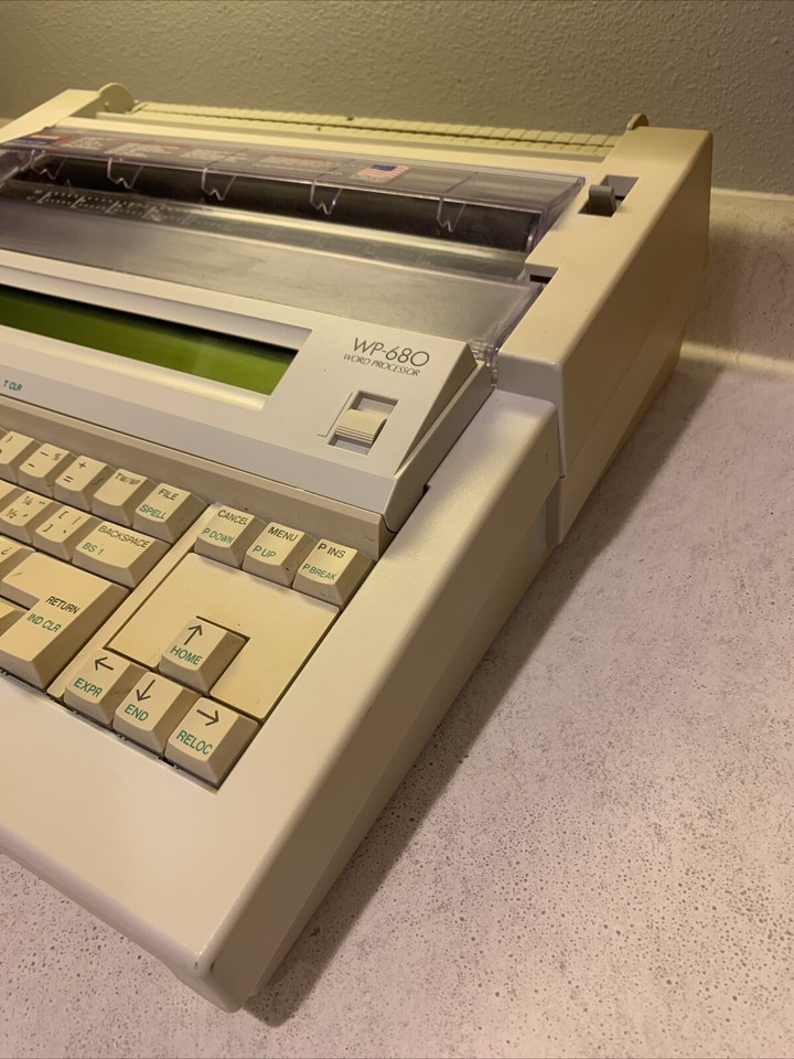 Brother WP-680 Word Processor Electric Typewriter - Yellowing Of Casing ...