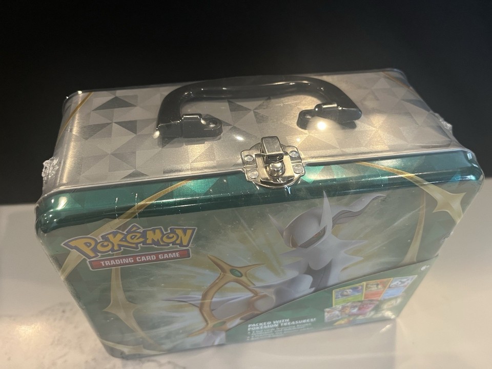 Arceus Collector Chest Spring 2022 Fusion Stike/Brilliant Stars Pokemon ...