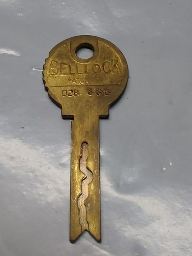 Bell Lock Key Antique Slot Machine Jukebox Penny Arcade # D2B635 D2B ...