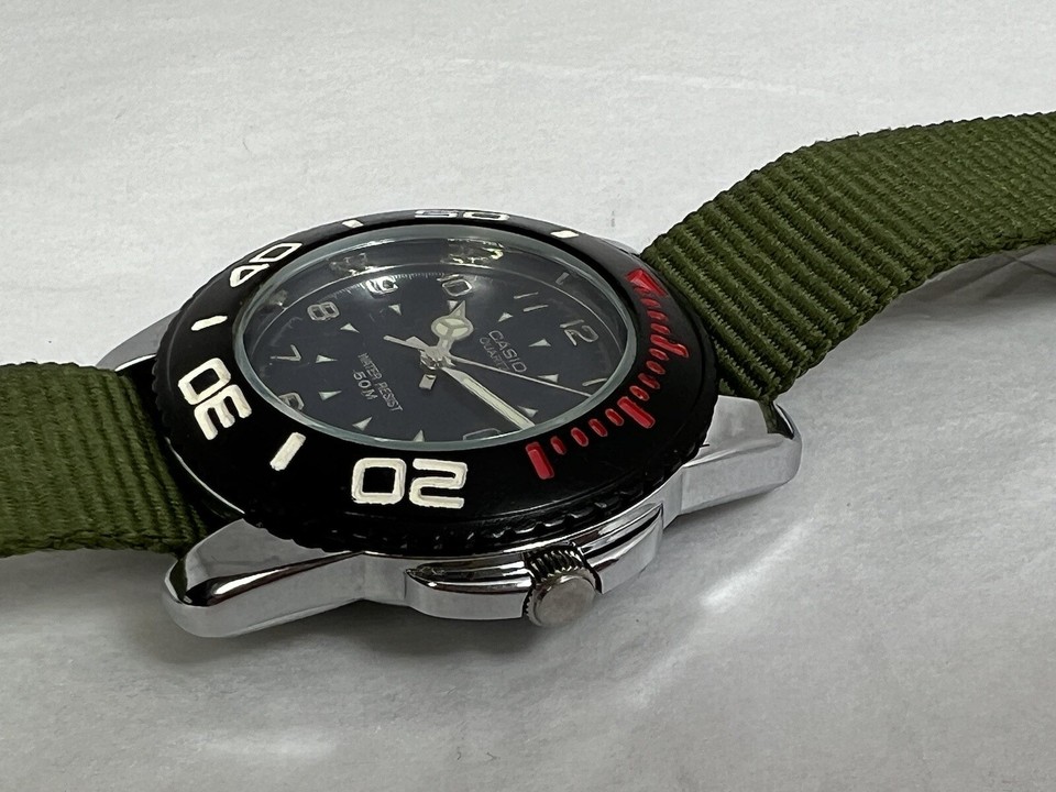 Vintage Casio Black & Red Bezel 50M Diver Date Watch (1342) MTP-3002 ...