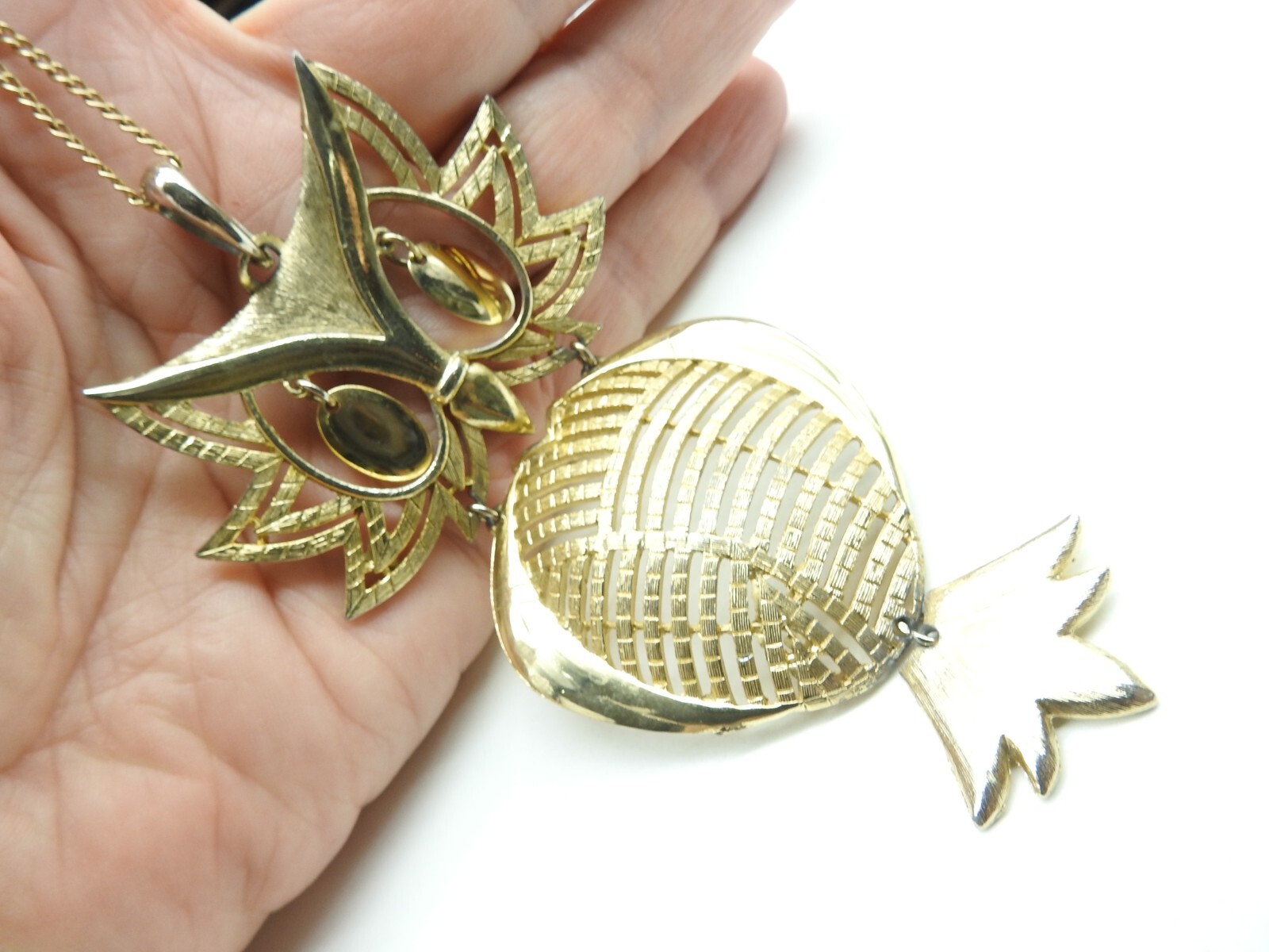 Signed Alan Gold Tone Articulated Metal Owl Pendant N… - Gem