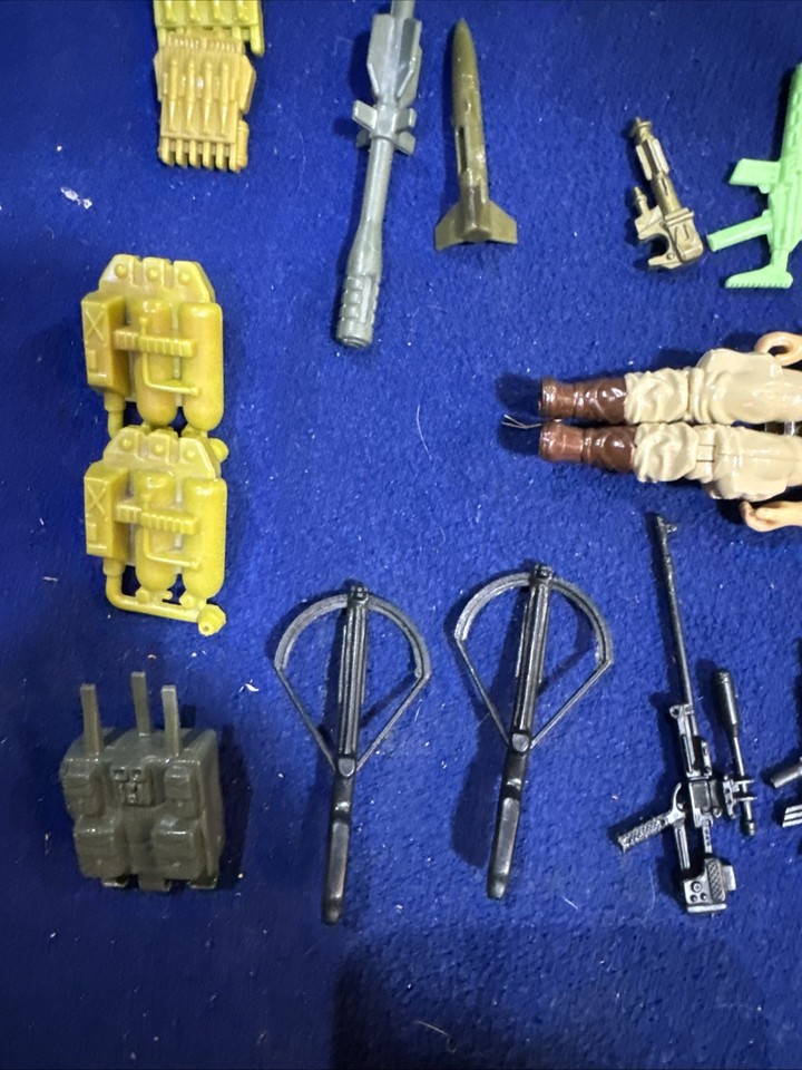 GI Joe Hasbro ARAH Lot of 34 Guns, Backpacks, Cross Bows, Rifles ...