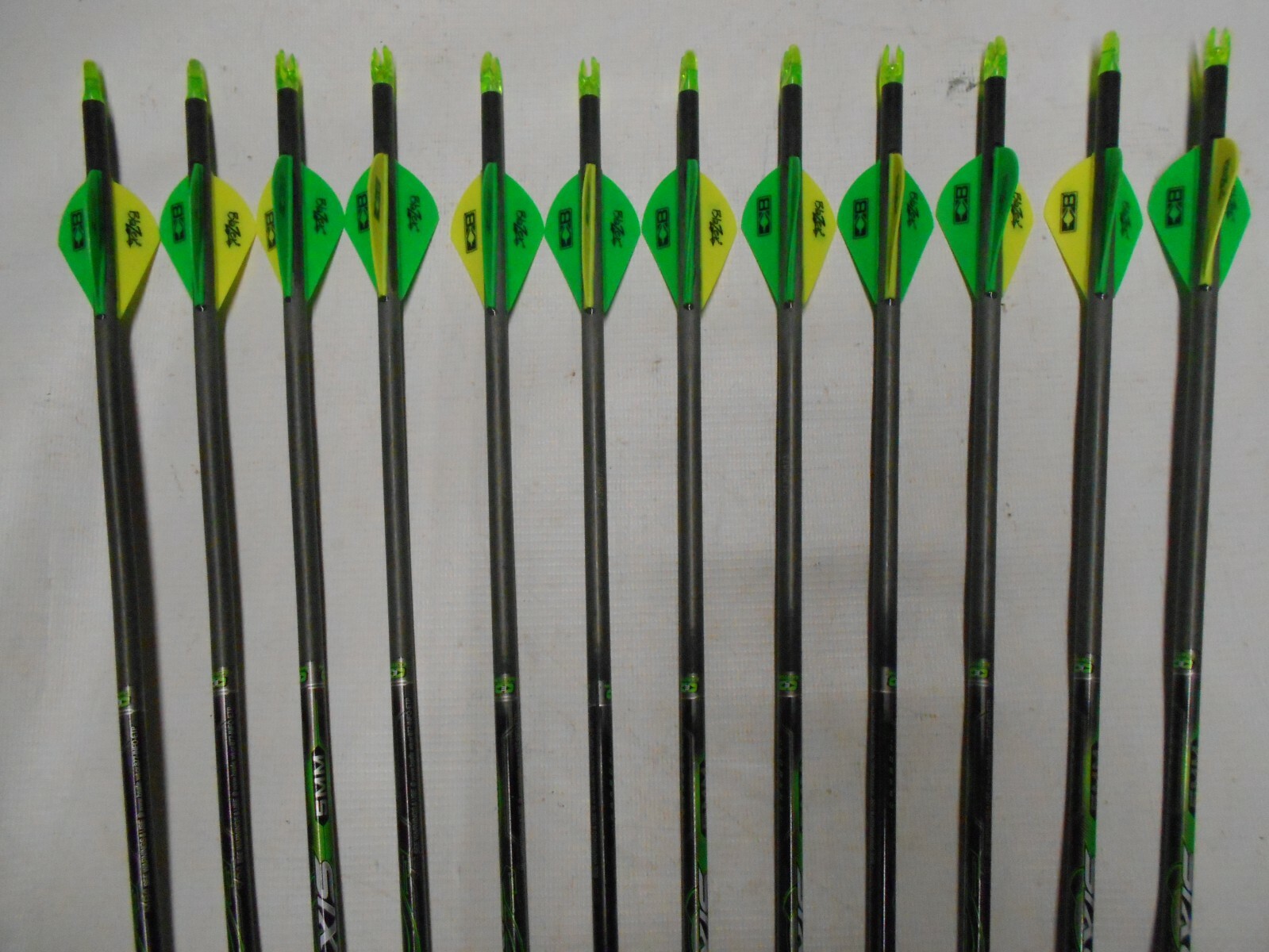 @NEW@ 12- Easton Axis 400 5mm Hunting Carbon Arrows w/ Bohning Blazer ...