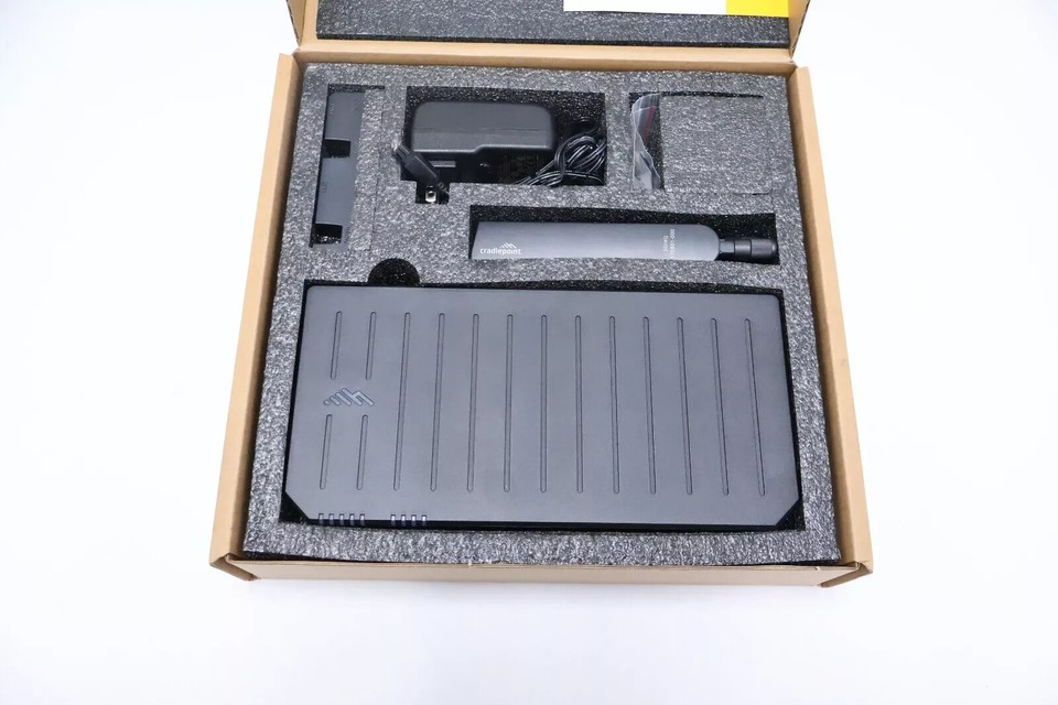 Cradlepoint E320 New in Box Unopened Unlocked | eBay