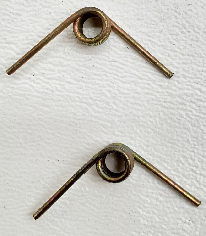 2 Kawasaki NOS NEW 51053-003 Fuel Tank Hook Spring Z1 H1 H2 S1 S2 S3 KH ...